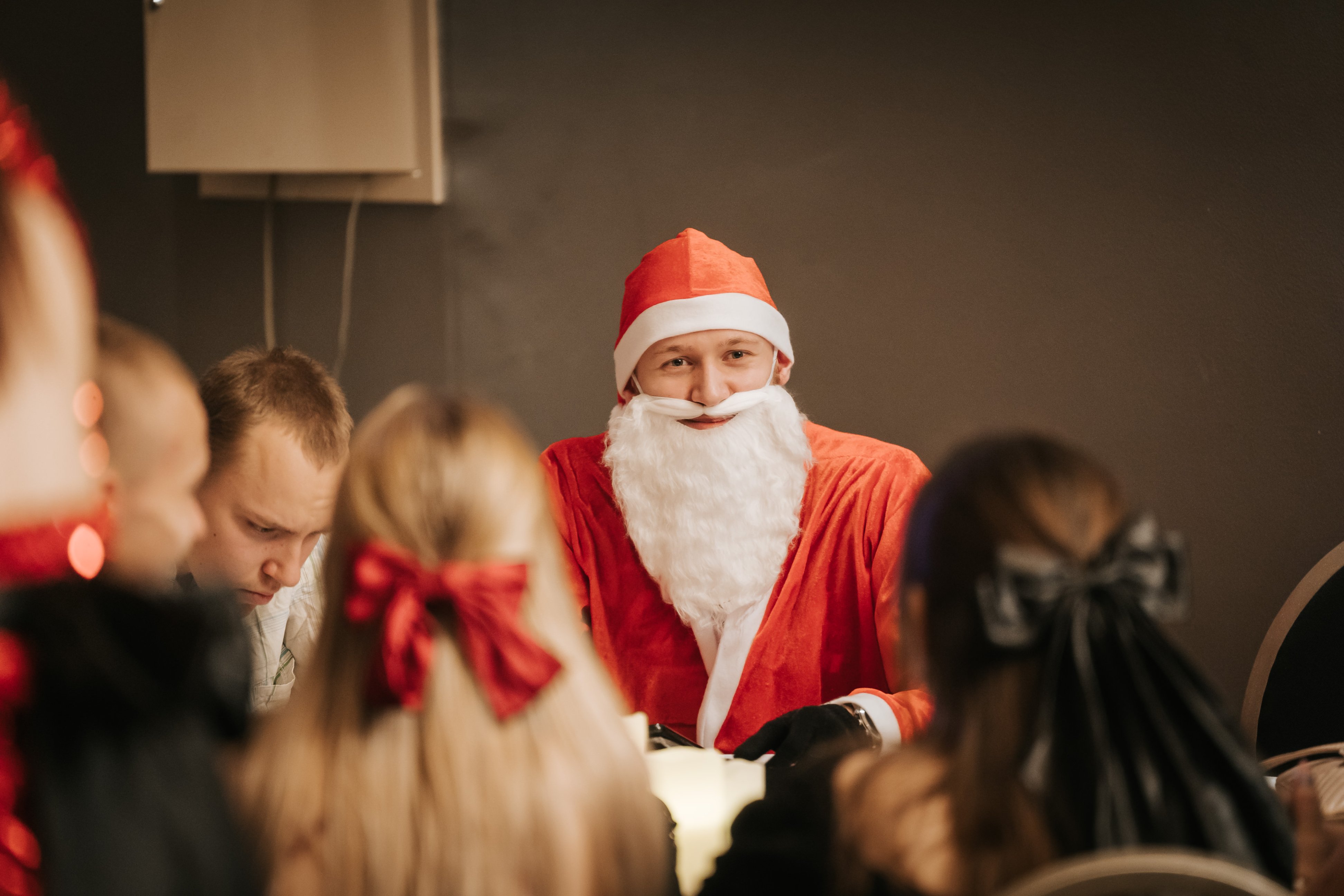 hkhk_joulupidu_2024_-_003_silver_raidla.jpg?h=ac778ff2&itok=SqLdYtaj